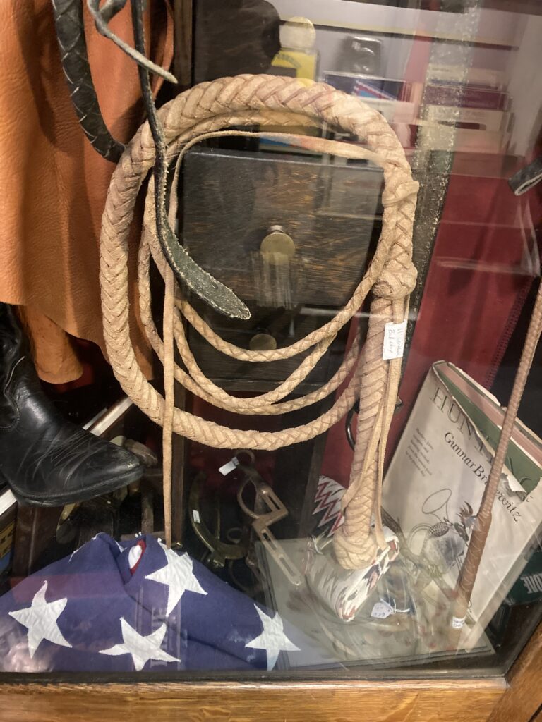 Bullwhips.org – Handmade Bullwhips by Louie