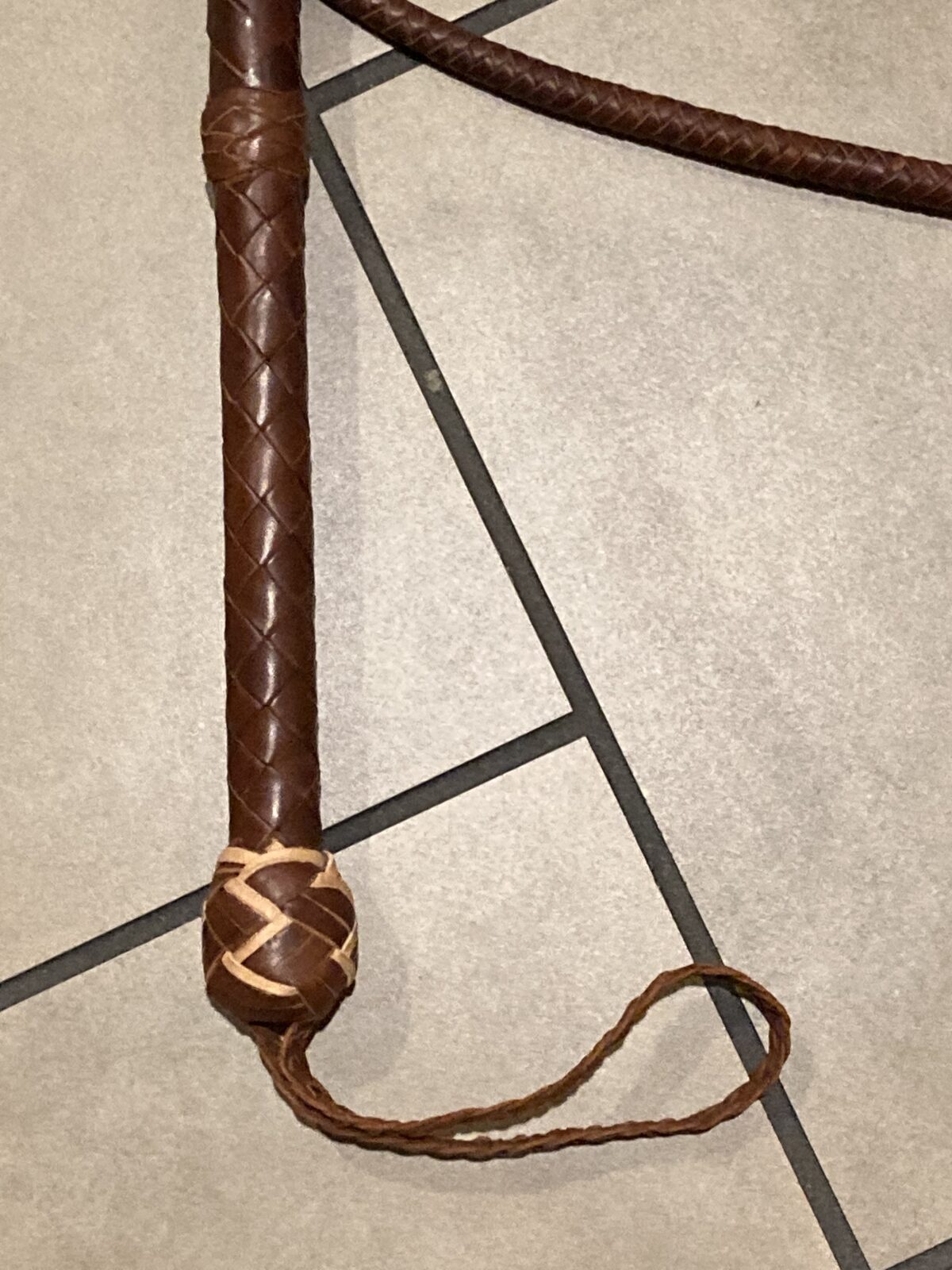 Bullwhips.org – Handmade Bullwhips by Louie