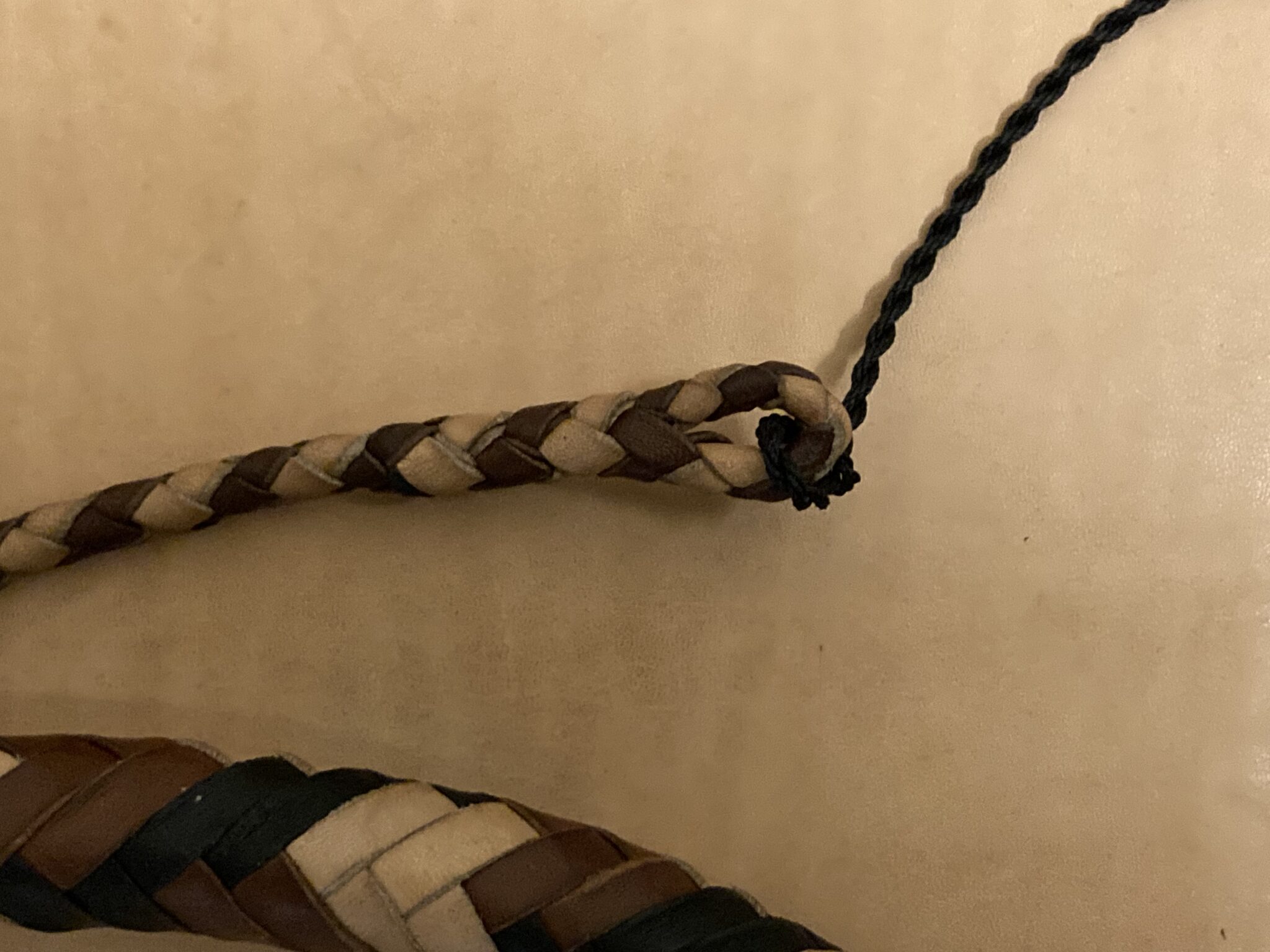 Bullwhips.org – Handmade Bullwhips by Louie